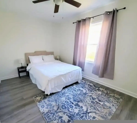 Lakewood Lyon Park Renovated Cottage Near Duke 28b - Durham, NC