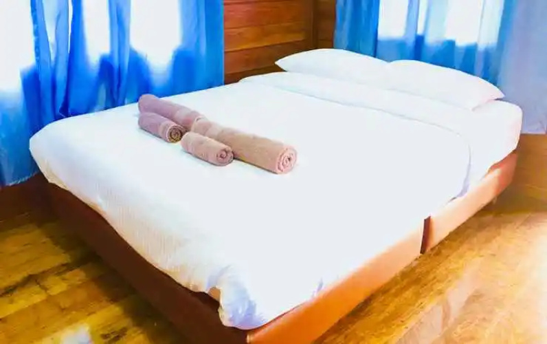 We Care Resort - Wichian Buri District