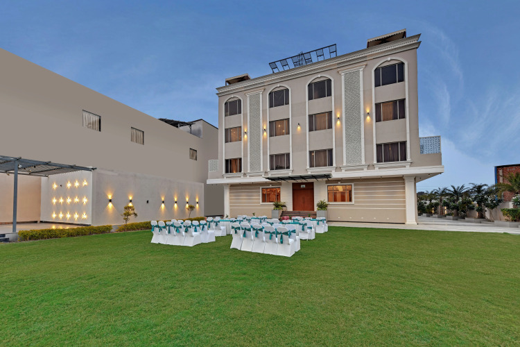 Click Collection Grand Gateway Varanasi - Varanasi