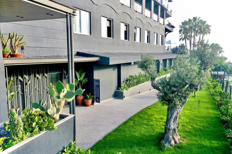 Hotel Thalia Unique - Side