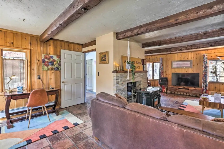 Lake Cabin W/ King Bed, Foodie Kitchen, & Views - Twin Lakes, CO