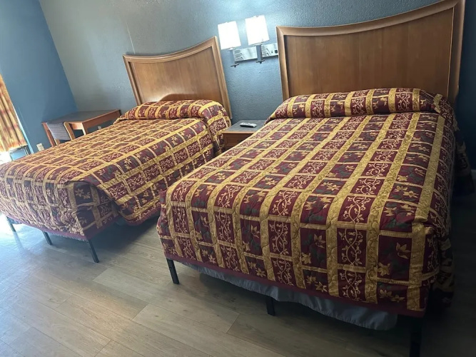 Carolina Inn - Moncks Corner, SC