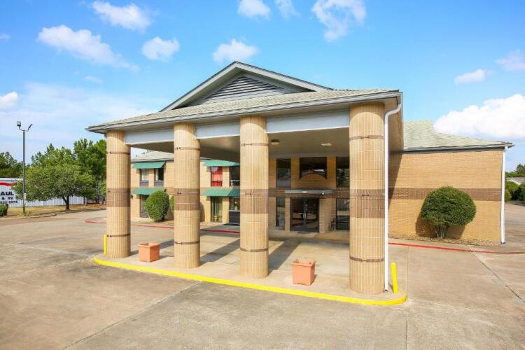 Oyo Hotel Texarkana Trinity Ar Hwy I-30 - Texarkana, TX