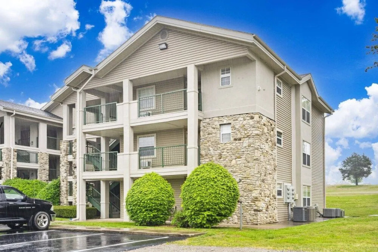 Home On The Golf Range - Holiday Hills Branson - Golf Resort - Outdoor Pools - Mississippi