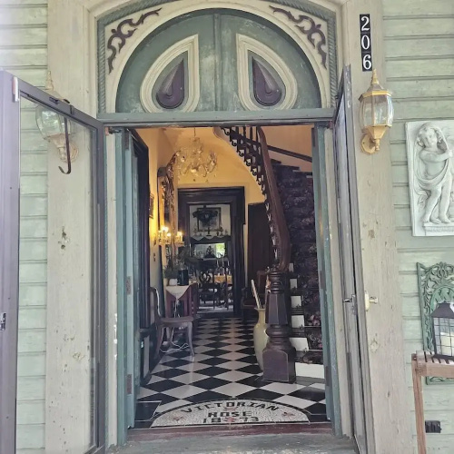 1873 Victorian Rose B & B - Ohio