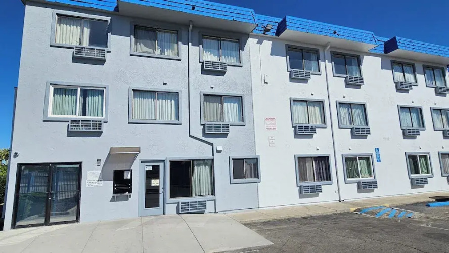 Metroparc 'Nsuites - Stockton, CA