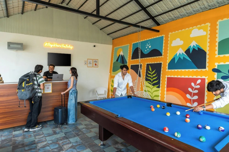 The Social Stays Bir Formerly Artbuzz - Bir