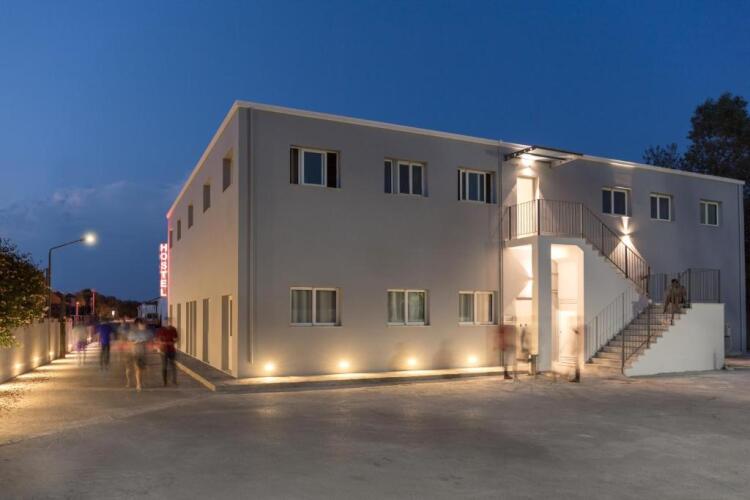 Local Hostel & Suites - Corfu