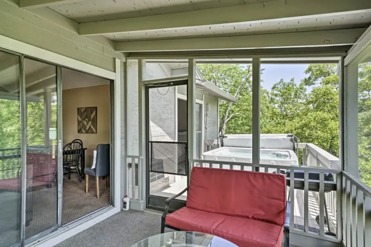 Resort Home W/ Hot Tub On Lake Of The Ozarks! - Sunrise Beach, MO