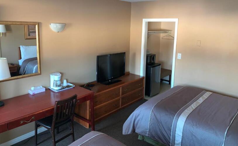 Village Inn & Suites - Grand Sudbury
