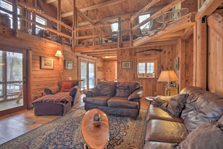 Rustic Madison 'Treehouse' Cabin With Game Room! - Conway, NH