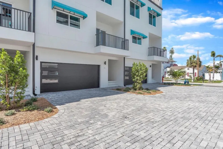 Azul Townhomes B3 - Madeira Beach, FL