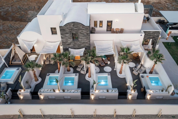 Aja Retreat Luxury Suites - Santorini
