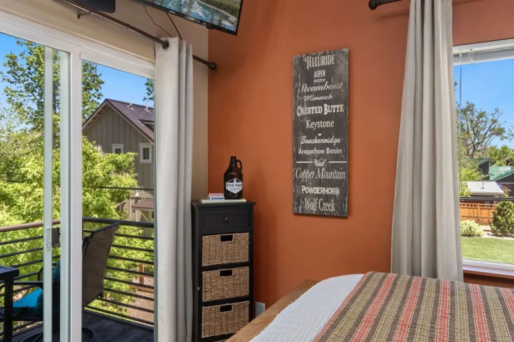 Industrial Old Town Bungalow W/ Free Cruiser Bikes - Fort Collins, CO