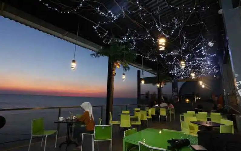 Tanjung Kodok Beach Resort - Made