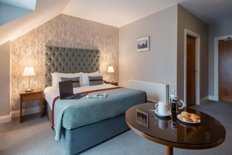 Raheen Woods Hotel - County Galway