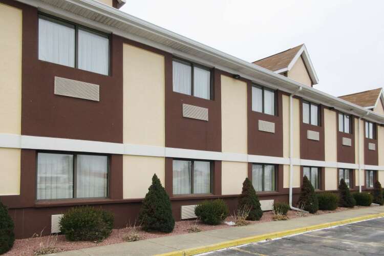 Quality Inn & Suites - Benton Harbor, MI