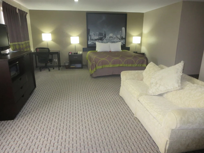 Super 8 Mundelein/libertyville Area - Libertyville, IL