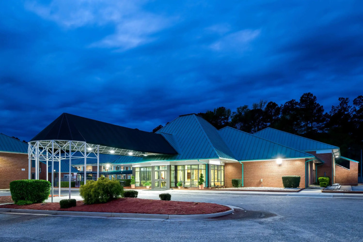 Days Inn By Wyndham Petersburg/south Fort Lee - Petersburg, VA