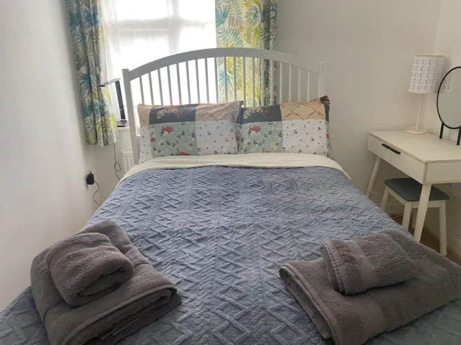 Luxury Riverside Apartment In Slough - Slough