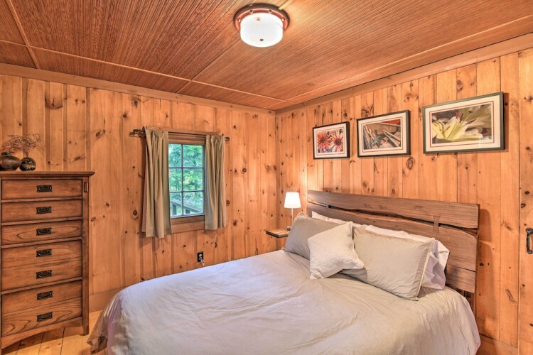 'Sprucewold' Boothbay Harbor Cottage W/ Deck - Boothbay Harbor, ME