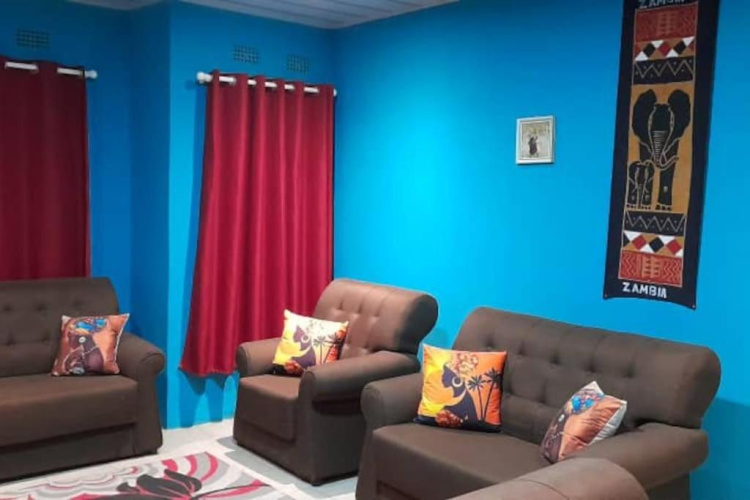 Theo's Self Catering Holiday Home, Meanwood - Lusaka