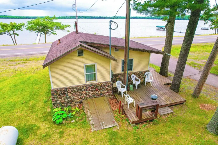 Wisconsin Lakeside Cottage W/ Deck, Views - Wisconsin