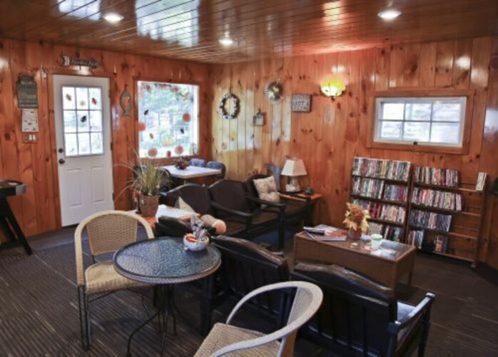 #4 - Loon's Landing 2 Bedroom Cabin By Redawning - Mackinaw City, MI
