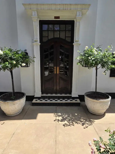 Isoyi On Innes -The Neuk - Durban