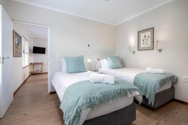 Steenbok House Self Catering Apartment - 허머너스
