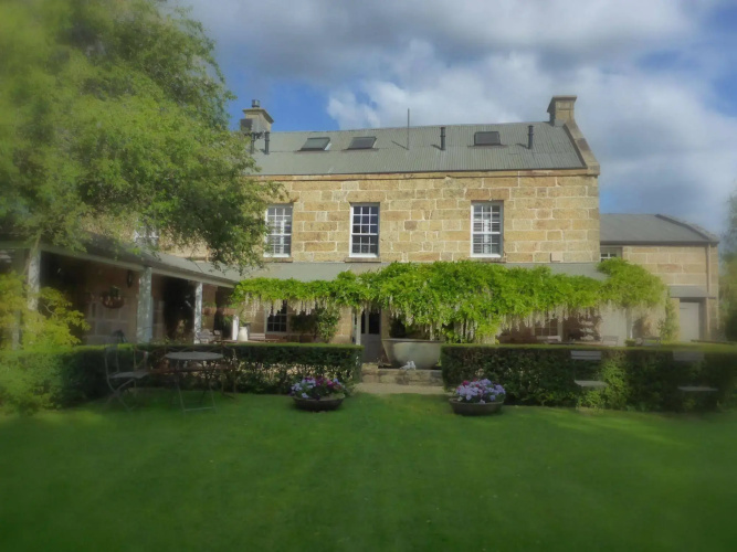 The Red Feather Inn - Tasmania