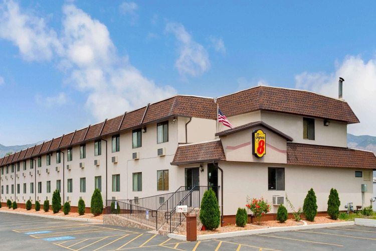 Super 8 By Wyndham Ogden - Ogden, UT