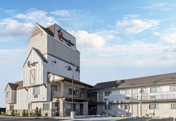 Orange Grove Inn - 塔斯廷