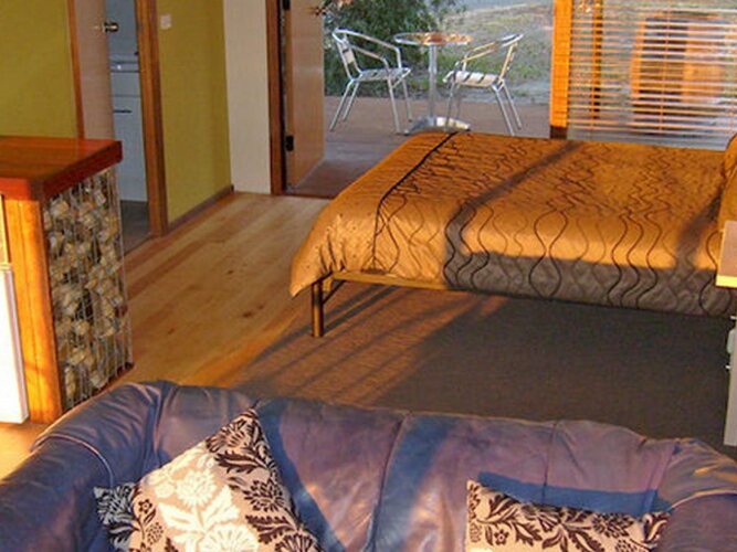 Valley Farm Vineyard Cottages - Healesville