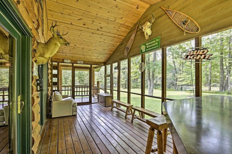 Scenic Cabin On 2 Acres Near Lake Holcombe Marina! - Cornell, WI