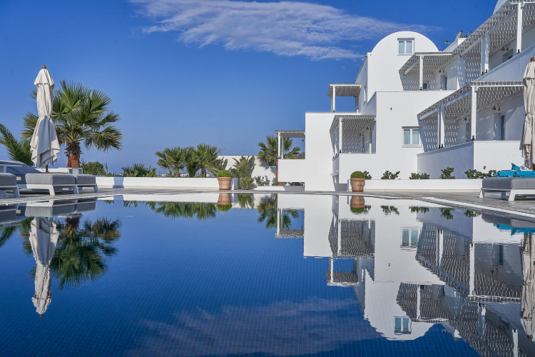 Petri Suites - Santorini
