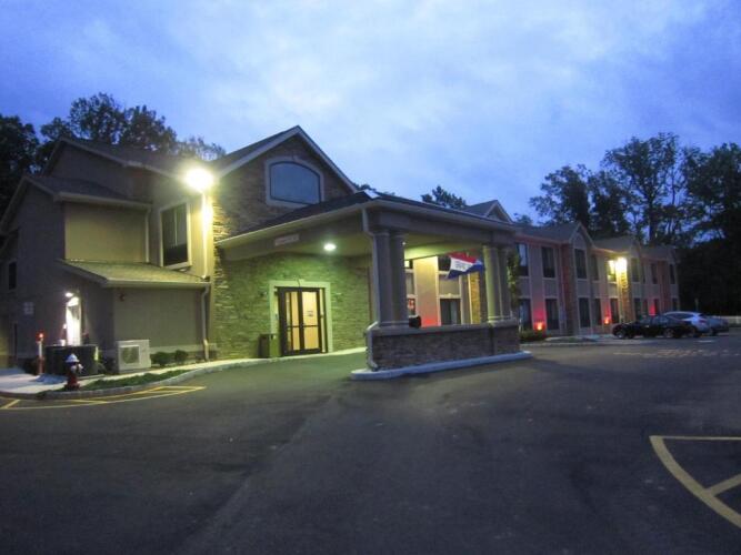 Red Carpet Inn And Suites Monmouth Jtc - Somerville, NJ
