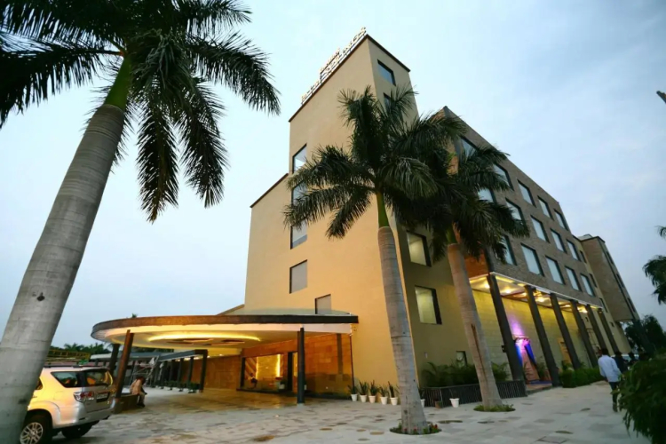Hotel Kanha’s Palm Springs - Bhopal