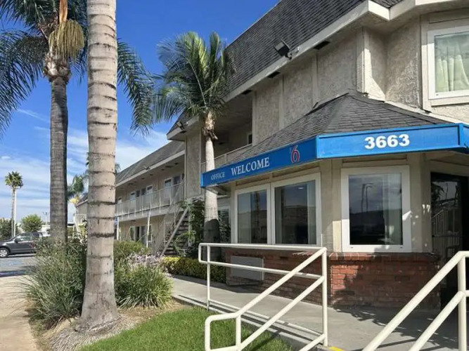 Studio 6 Suites - Riverside, Ca - Corona, CA