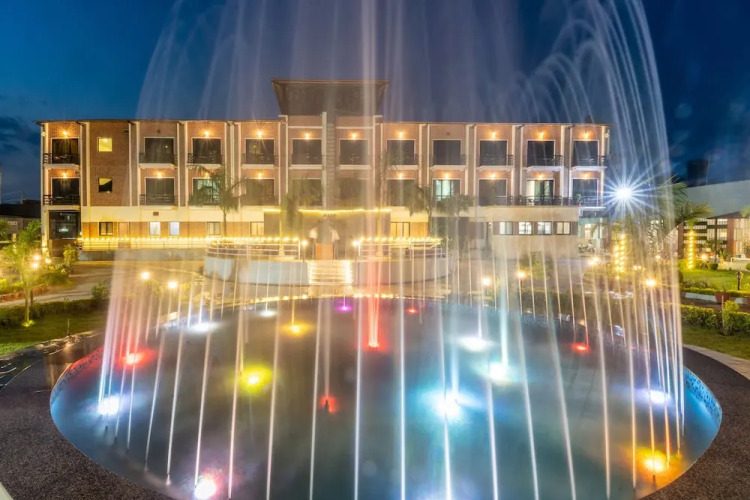 Chitwan Midtown Hotel - Tibet