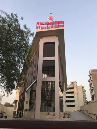 Heaven View Clarks Inn - Kanpur