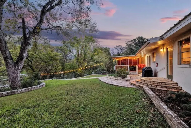 Luxury Lakefront Oasis With Boat Dock-firepit - Seguin