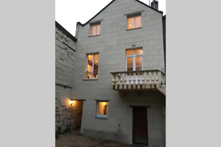 Jolie Maison En Tuffeau Dans Le Centre De Saumur - Saumur