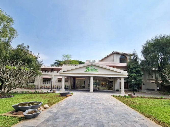 The Pavillion Hotel - 콜라푸르