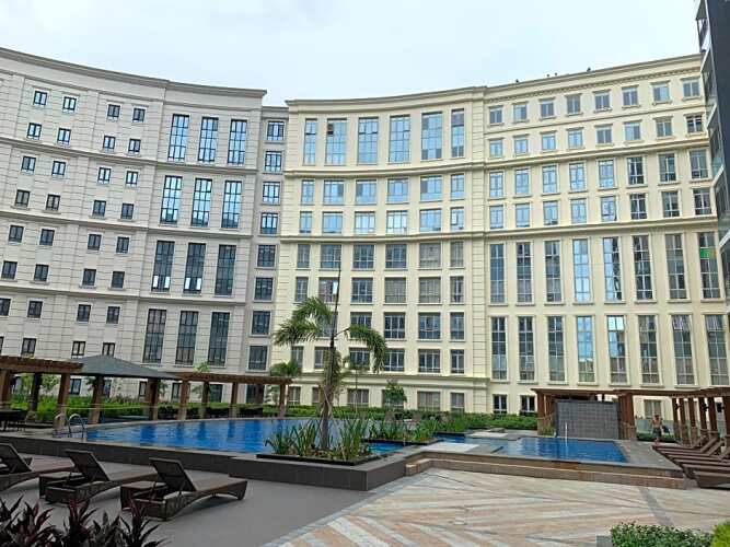 81 Newport Boulevard C4 7i, 6g & C6-9g Near T3 - Taguig