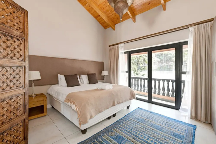 Marrakesh Themed Studio With Huge Rooftop Terrace - Cape Town