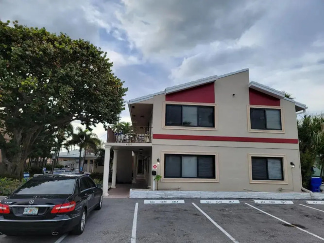 Sea Echo Apartment Motel - Lauderdale-by-the-Sea, FL