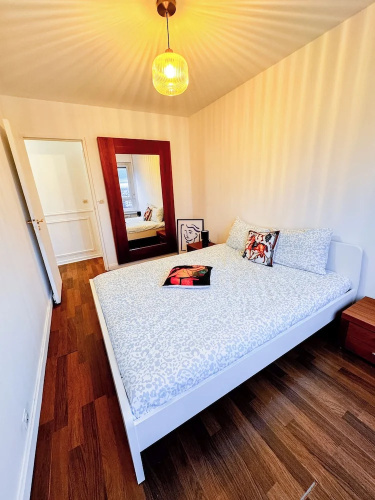 Celine 33 - Neuilly-sur-Seine