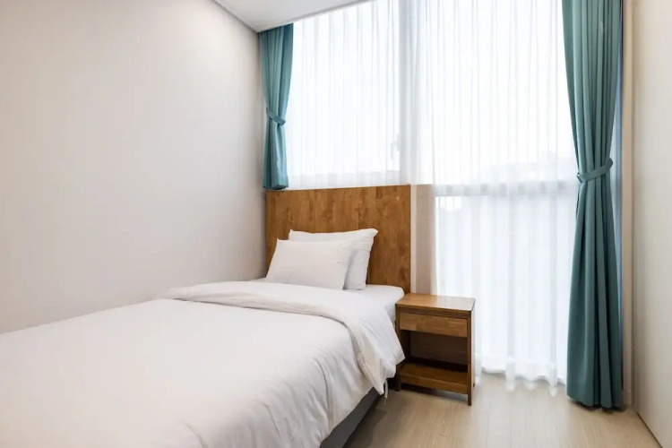 Grandbleu Hotel & Residence - 중산동