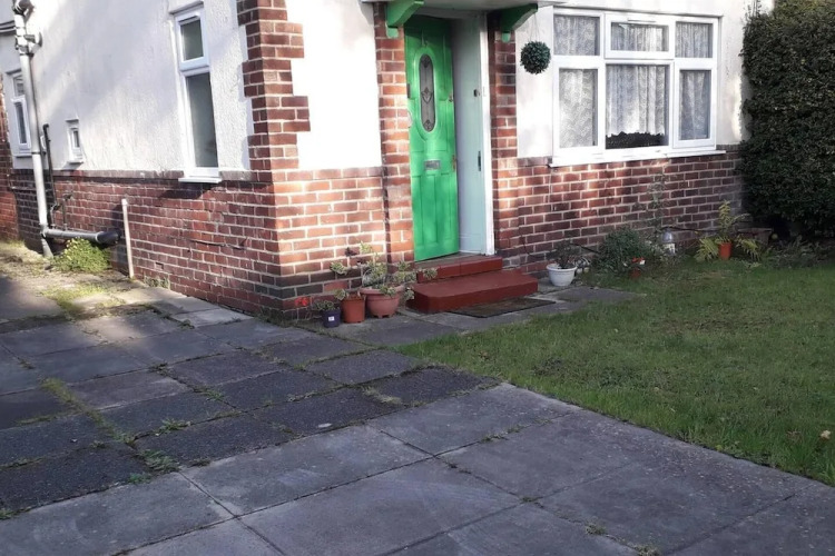 Homely 3-bed House In Manchester - Sale, UK